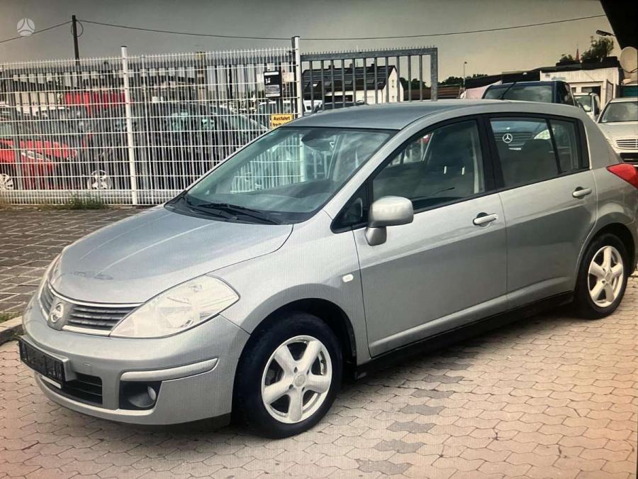Grey Nissan TIIDA 2008 in Prienai, with an engine capacity of 1.80 L and mileage of 171 thousand km for 1999 €, photo 1 on AUTOMOTO.COM.LV
