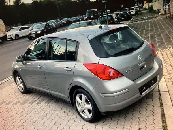 Grey Nissan TIIDA 2008 in Prienai, with an engine capacity of 1.80 L and mileage of 171 thousand km for 1999 €, photo 7 on AUTOMOTO.COM.LV