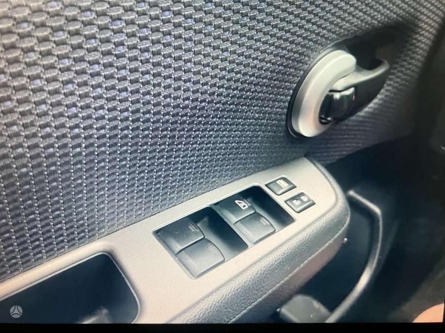 Grey Nissan TIIDA 2008 in Prienai, with an engine capacity of 1.80 L and mileage of 171 thousand km for 1999 €, photo 12 on AUTOMOTO.COM.LV