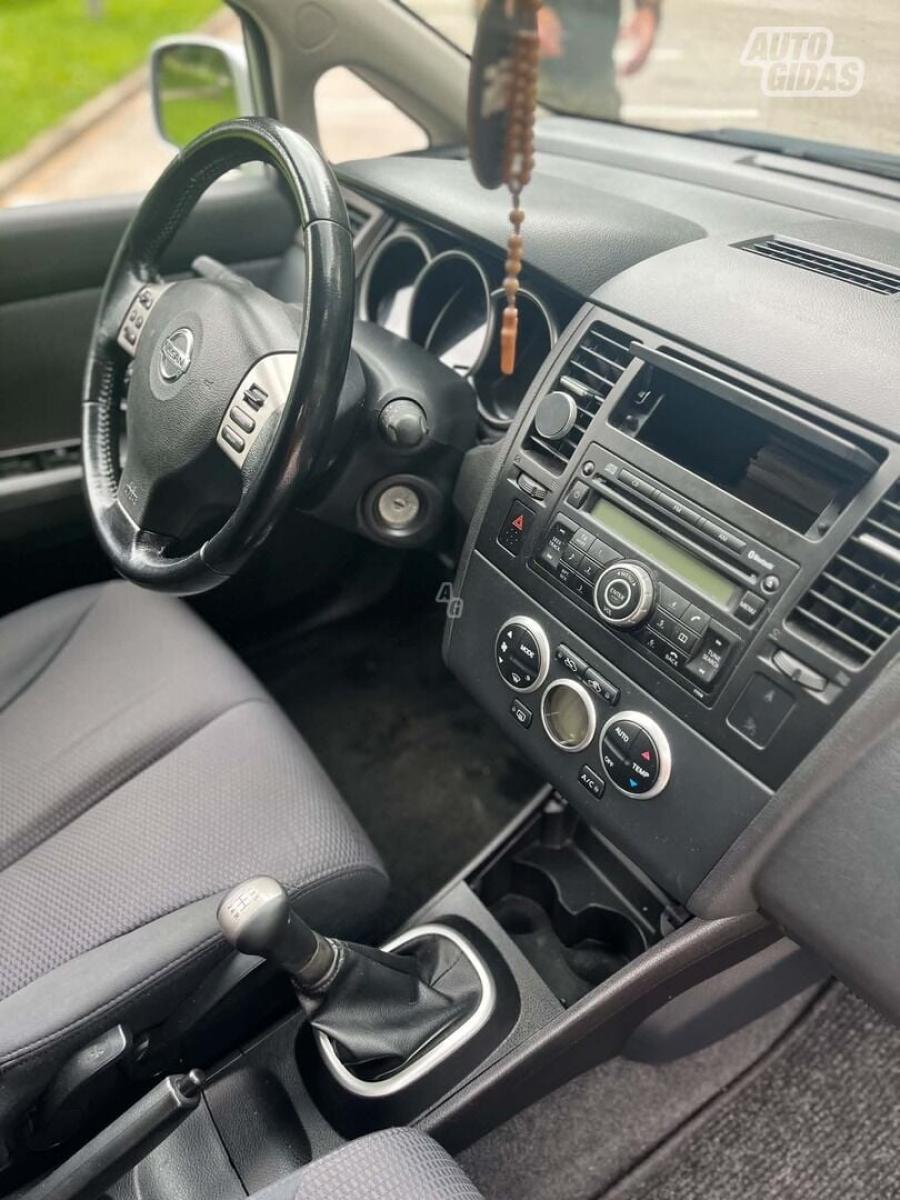 Pelēks Nissan TIIDA 2008 Kretinga, ar dzinēja tilpumu 1.60 L un nobraukumu 197 tūkst. km par 2700 €, foto 5 vietnē AUTOMOTO.COM.LV