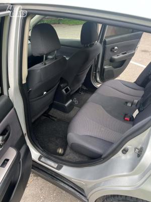 Pelēks Nissan TIIDA 2008 Kretinga, ar dzinēja tilpumu 1.60 L un nobraukumu 197 tūkst. km par 2700 €, foto 8 vietnē AUTOMOTO.COM.LV
