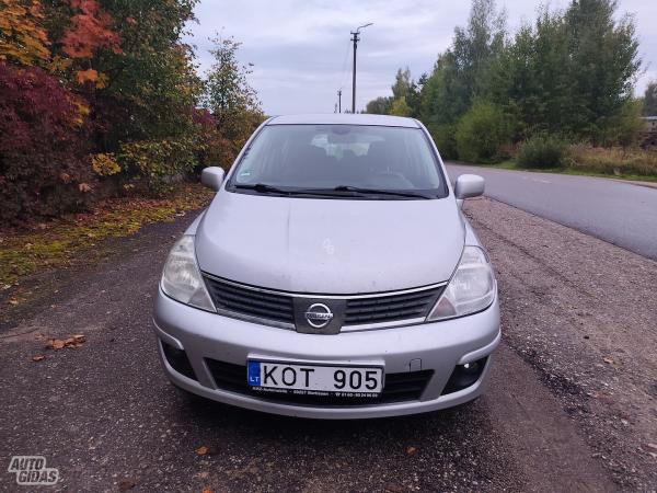 Nissan TIIDA 2008 in Anyksciai on AUTOMOTO.COM.LV Grey Nissan TIIDA 2008 in Anyksciai, with an engine capacity of 1.50 L and mileage of 276 thousand km for 900 €, photo 3 on AUTOMOTO.COM.LV