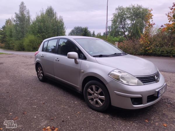 Nissan TIIDA 2008 in Anyksciai on AUTOMOTO.COM.LV Grey Nissan TIIDA 2008 in Anyksciai, with an engine capacity of 1.50 L and mileage of 276 thousand km for 900 €, photo 5 on AUTOMOTO.COM.LV