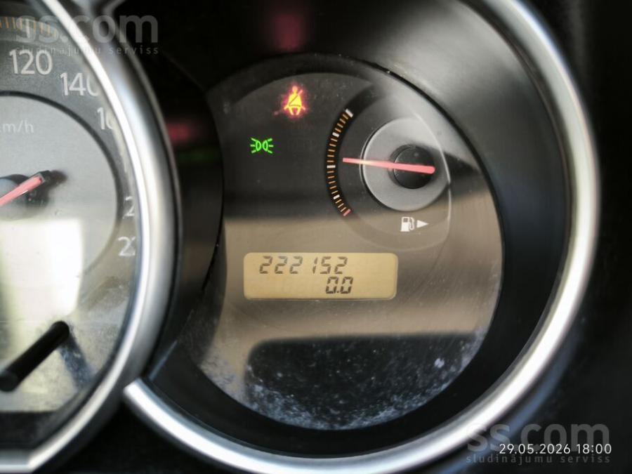 Nissan TIIDA 2007 in Riga, with an engine capacity of 1.60 L and mileage of 222 thousand km for 1400 €, photo 9 on AUTOMOTO.COM.LV