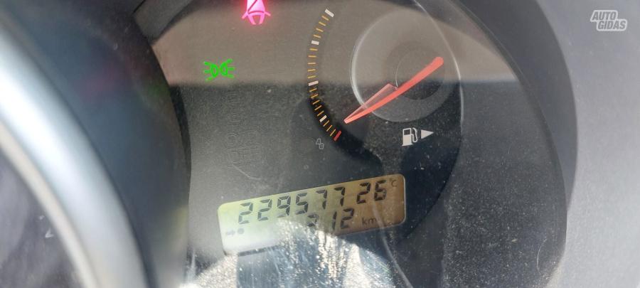 Nissan TIIDA 2007 Viļņa, ar dzinēja tilpumu 1.60 L un nobraukumu 230 tūkst. km par 900 €, foto 18 vietnē AUTOMOTO.COM.LV