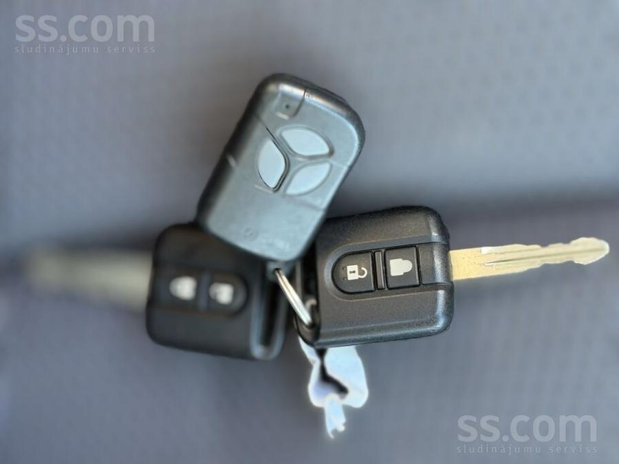 Nissan TIIDA 2008 in Riga, with an engine capacity of 1.60 L and mileage of 158 thousand km for 2290 €, photo 19 on AUTOMOTO.COM.LV