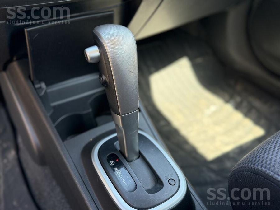 Nissan TIIDA 2008 in Riga, with an engine capacity of 1.60 L and mileage of 158 thousand km for 2590 €, photo 11 on AUTOMOTO.COM.LV