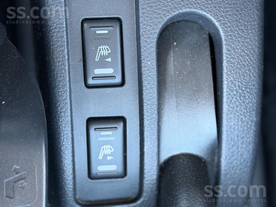 Nissan TIIDA 2008 in Riga, with an engine capacity of 1.60 L and mileage of 158 thousand km for 2590 €, photo 12 on AUTOMOTO.COM.LV