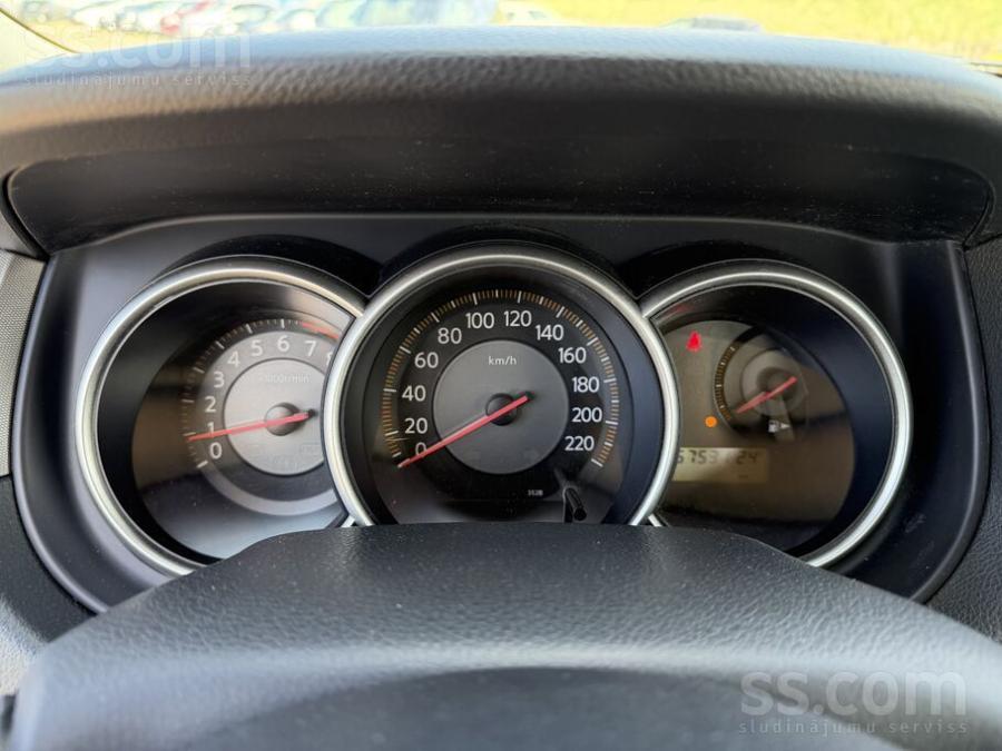 Nissan TIIDA 2008 in Riga, with an engine capacity of 1.60 L and mileage of 158 thousand km for 2590 €, photo 16 on AUTOMOTO.COM.LV