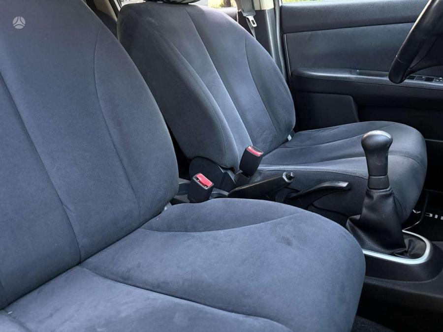 Balts Nissan TIIDA 2008 Viļņa, ar dzinēja tilpumu 1.60 L un nobraukumu 300 tūkst. km par 1799 €, foto 10 vietnē AUTOMOTO.COM.LV