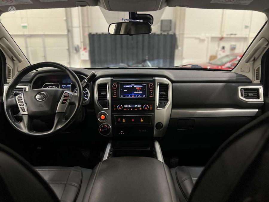 Melns Nissan Titan 2019 Viļņa, ar dzinēja tilpumu 4.98 L un nobraukumu 331 tūkst. km par 21990 €, foto 23 vietnē AUTOMOTO.COM.LV
