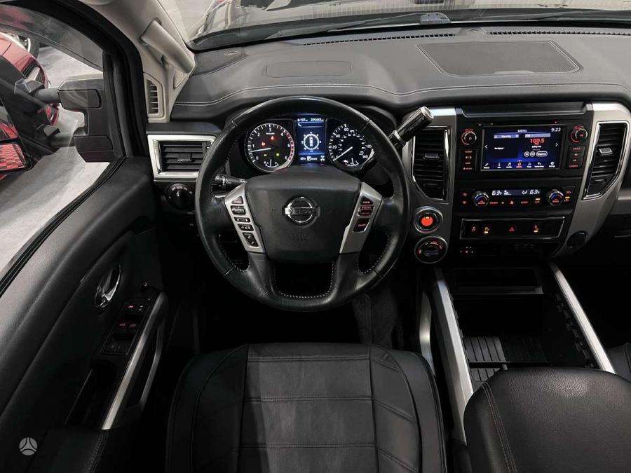 Melns Nissan Titan 2019 Viļņa, ar dzinēja tilpumu 4.98 L un nobraukumu 331 tūkst. km par 21990 €, foto 24 vietnē AUTOMOTO.COM.LV