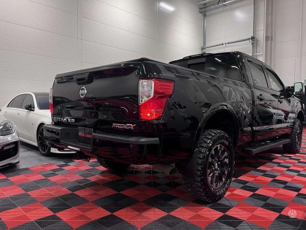 Melns Nissan Titan 2019 Viļņa, ar dzinēja tilpumu 4.98 L un nobraukumu 331 tūkst. km par 14990 €, foto 9 vietnē AUTOMOTO.COM.LV