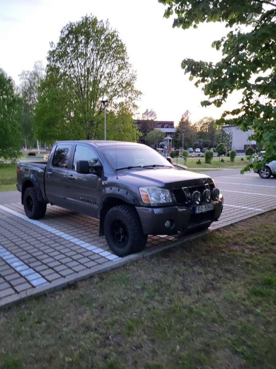 Pelēks Nissan Titan 2007 Jelgava, ar dzinēja tilpumu 5.60 L un nobraukumu 230 tūkst. km par 14520 €, foto 1 vietnē AUTOMOTO.COM.LV