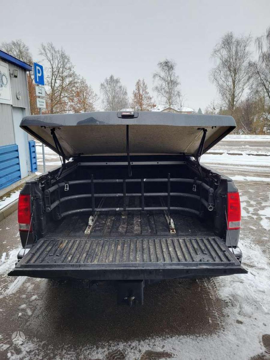 Pelēks Nissan Titan 2007 Jelgava, ar dzinēja tilpumu 5.60 L un nobraukumu 230 tūkst. km par 14520 €, foto 4 vietnē AUTOMOTO.COM.LV