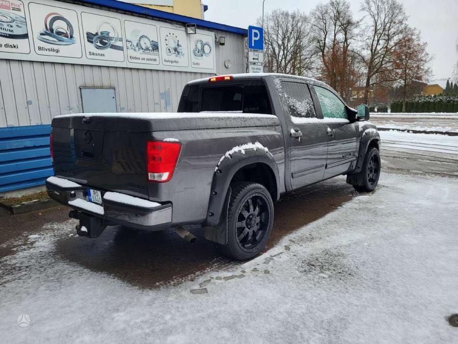 Pelēks Nissan Titan 2007 Jelgava, ar dzinēja tilpumu 5.60 L un nobraukumu 230 tūkst. km par 14520 €, foto 13 vietnē AUTOMOTO.COM.LV
