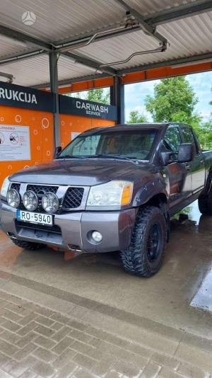 Pelēks Nissan Titan 2007 Jelgava, ar dzinēja tilpumu 5.60 L un nobraukumu 230 tūkst. km par 14520 €, foto 14 vietnē AUTOMOTO.COM.LV