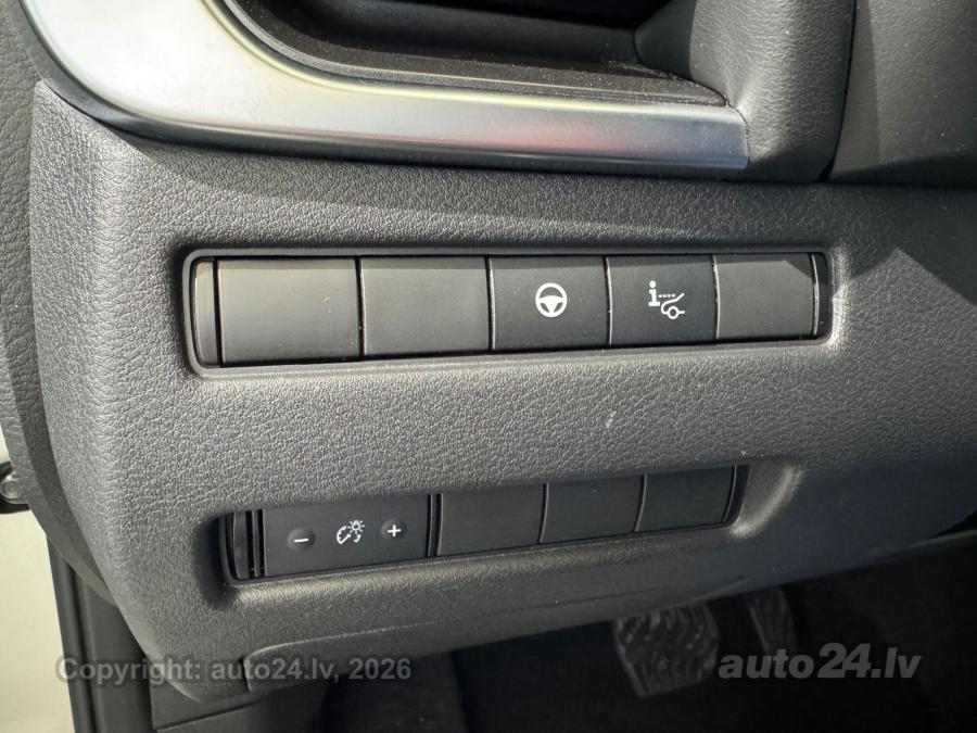 Beige Nissan X-Trail 2023 in Tallinn, with an engine capacity of 1.50 L and mileage of 90 thousand km for 32900 €, photo 11 on AUTOMOTO.COM.LV