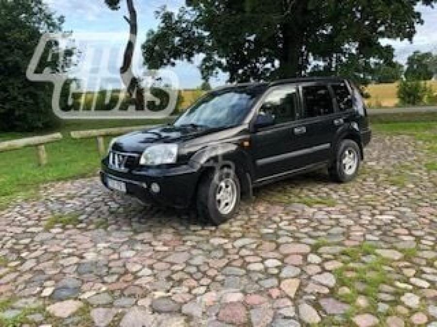 Black Nissan X-Trail 2001 in Alytus, with an engine capacity of 2.20 L and mileage of 299 thousand km for 1900 €, photo 1 on AUTOMOTO.COM.LV
