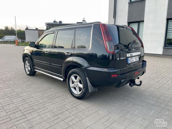 Black Nissan X-Trail 2002 in Vilnius, with an engine capacity of 2.20 L and mileage of 357 thousand km for 2400 €, photo 4 on AUTOMOTO.COM.LV