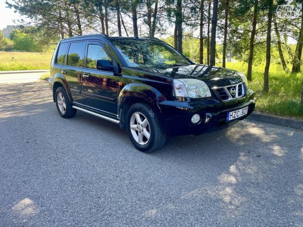 Black Nissan X-Trail 2002 in Vilnius, with an engine capacity of 2.20 L and mileage of 357 thousand km for 1900 €, photo 1 on AUTOMOTO.COM.LV