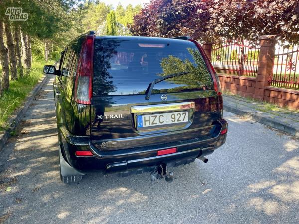 Black Nissan X-Trail 2002 in Vilnius, with an engine capacity of 2.20 L and mileage of 357 thousand km for 1900 €, photo 6 on AUTOMOTO.COM.LV