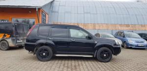 Melns Nissan X-Trail 2002 Valmiera, ar dzinēja tilpumu 2.20 L un nobraukumu 297 tūkst. km par 2400 €, foto 3 vietnē AUTOMOTO.COM.LV