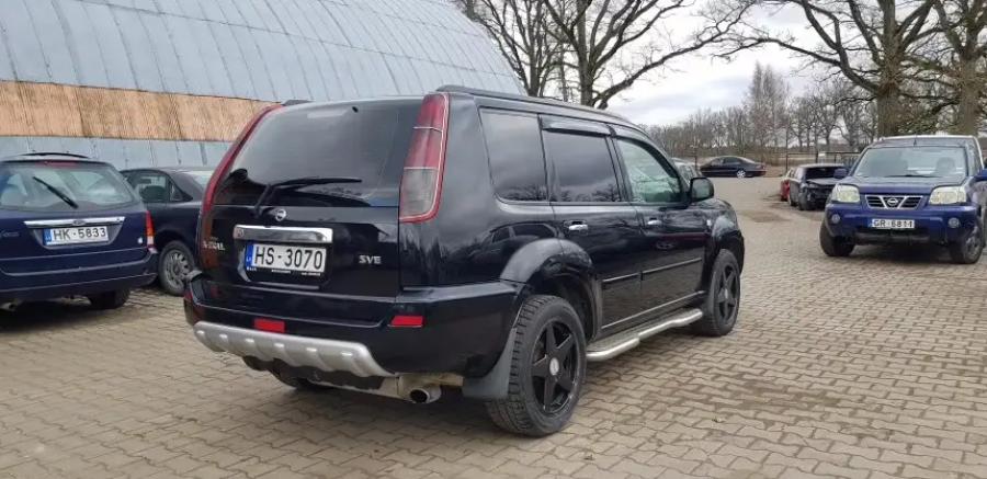 Melns Nissan X-Trail 2002 Valmiera, ar dzinēja tilpumu 2.20 L un nobraukumu 297 tūkst. km par 2400 €, foto 4 vietnē AUTOMOTO.COM.LV