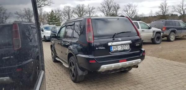 Melns Nissan X-Trail 2002 Valmiera, ar dzinēja tilpumu 2.20 L un nobraukumu 297 tūkst. km par 2400 €, foto 5 vietnē AUTOMOTO.COM.LV