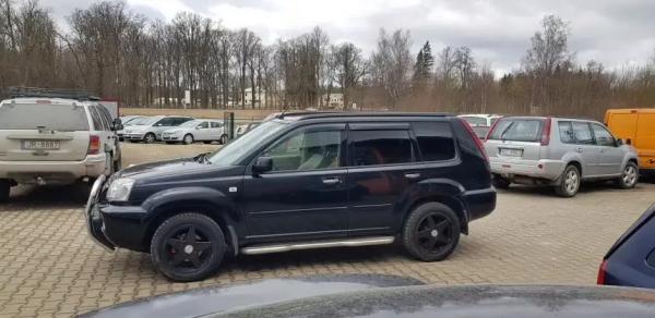 Melns Nissan X-Trail 2002 Valmiera, ar dzinēja tilpumu 2.20 L un nobraukumu 297 tūkst. km par 2400 €, foto 6 vietnē AUTOMOTO.COM.LV