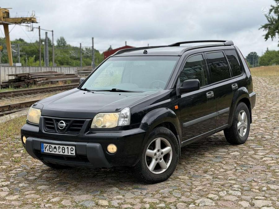 Melns Nissan X-Trail 2002 Viļņa, ar dzinēja tilpumu 2.18 L un nobraukumu 273 tūkst. km par 1650 €, foto 1 vietnē AUTOMOTO.COM.LV