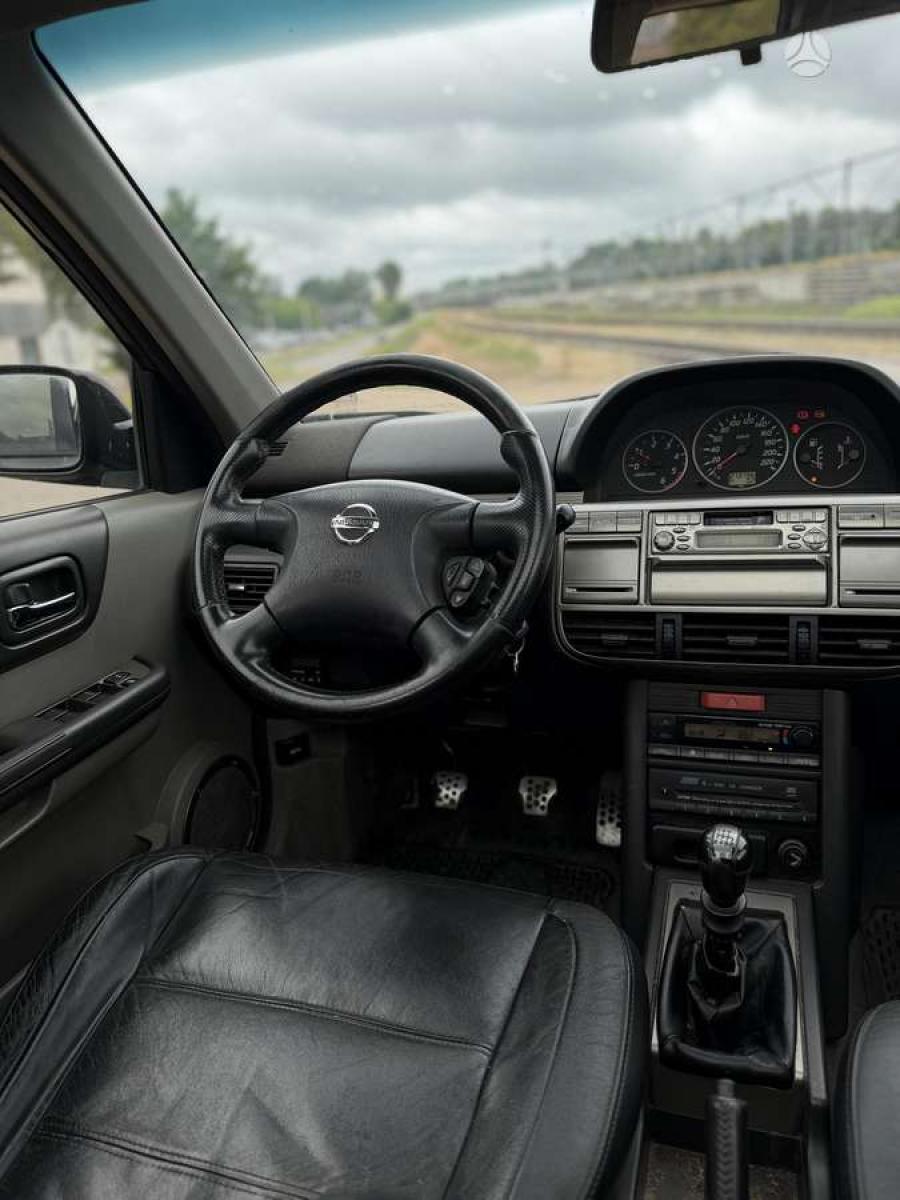 Melns Nissan X-Trail 2002 Viļņa, ar dzinēja tilpumu 2.18 L un nobraukumu 273 tūkst. km par 1650 €, foto 6 vietnē AUTOMOTO.COM.LV