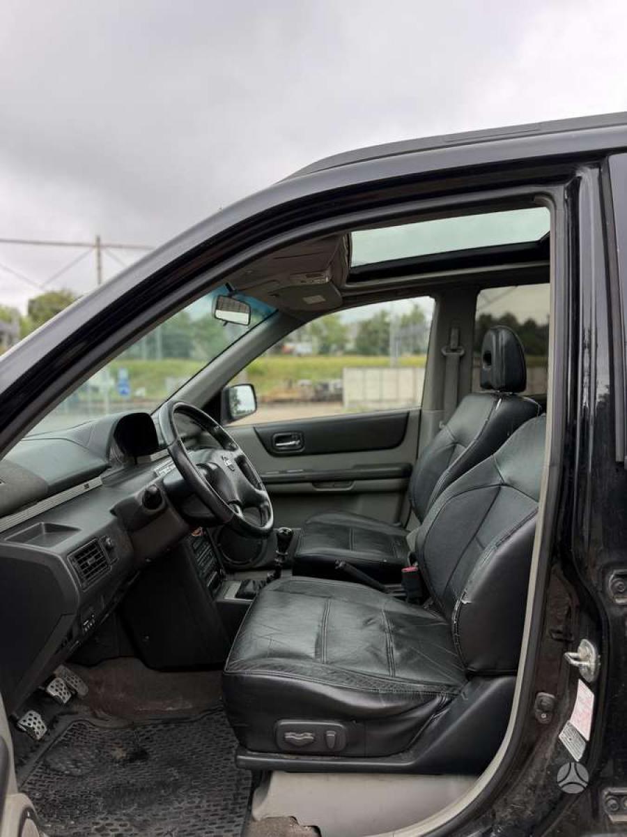 Melns Nissan X-Trail 2002 Viļņa, ar dzinēja tilpumu 2.18 L un nobraukumu 273 tūkst. km par 1650 €, foto 8 vietnē AUTOMOTO.COM.LV