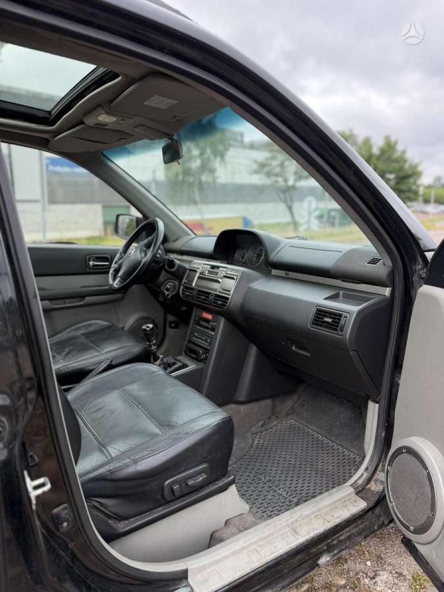 Melns Nissan X-Trail 2002 Viļņa, ar dzinēja tilpumu 2.18 L un nobraukumu 273 tūkst. km par 1650 €, foto 9 vietnē AUTOMOTO.COM.LV