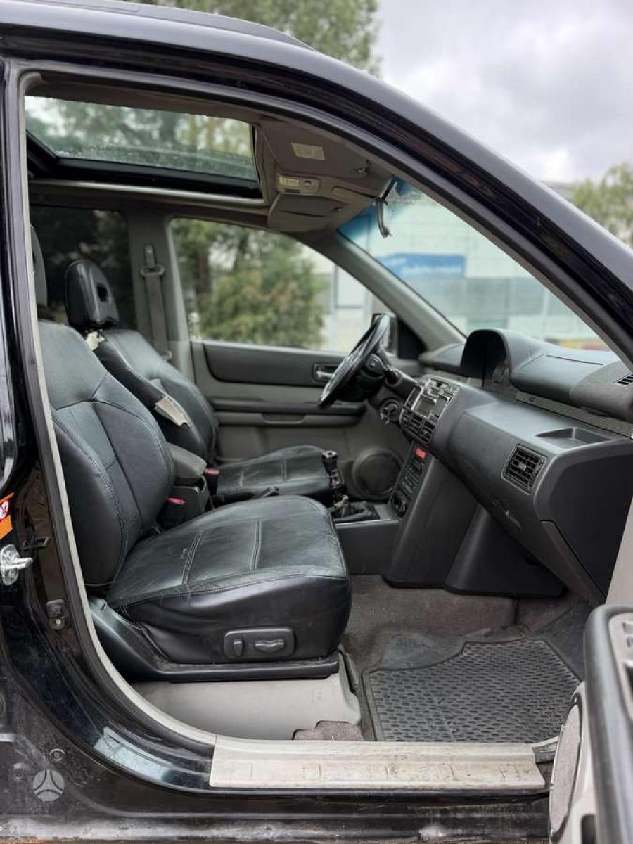 Melns Nissan X-Trail 2002 Viļņa, ar dzinēja tilpumu 2.18 L un nobraukumu 273 tūkst. km par 1650 €, foto 10 vietnē AUTOMOTO.COM.LV
