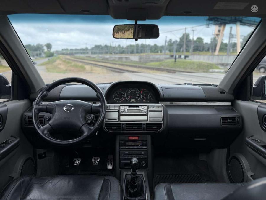 Melns Nissan X-Trail 2002 Viļņa, ar dzinēja tilpumu 2.18 L un nobraukumu 273 tūkst. km par 1650 €, foto 11 vietnē AUTOMOTO.COM.LV