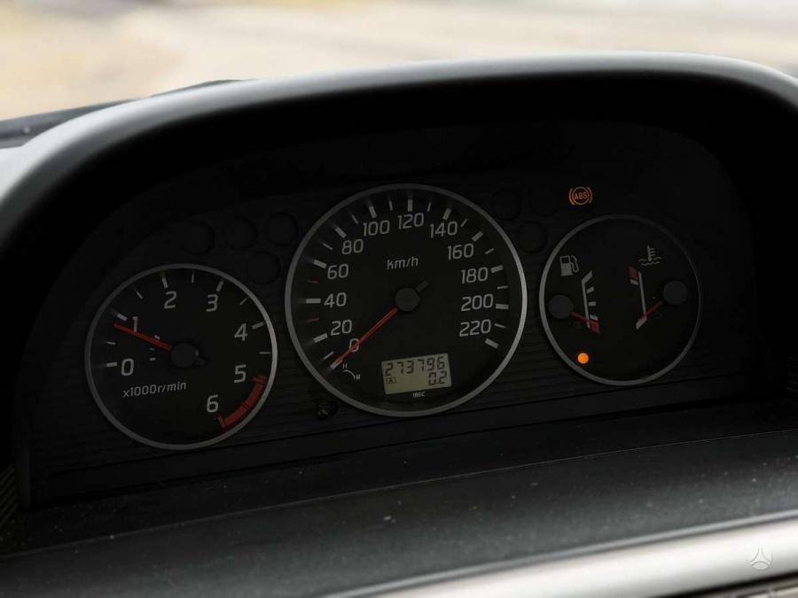 Melns Nissan X-Trail 2002 Viļņa, ar dzinēja tilpumu 2.18 L un nobraukumu 273 tūkst. km par 1650 €, foto 24 vietnē AUTOMOTO.COM.LV