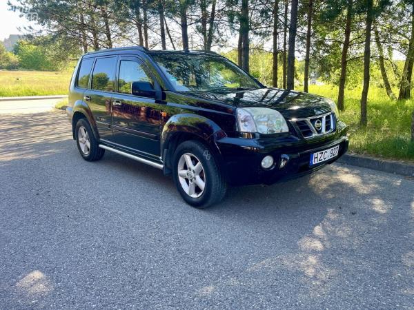 Black Nissan X-Trail 2002 in Vilnius, with an engine capacity of 2.20 L and mileage of 357 thousand km for 1950 €, photo 1 on AUTOMOTO.COM.LV
