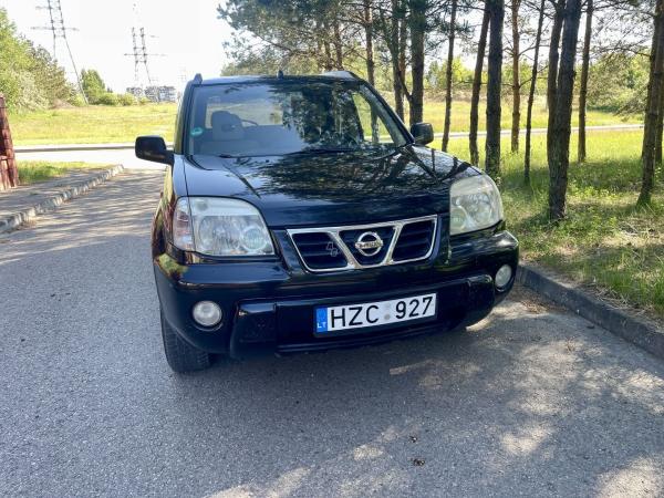 Black Nissan X-Trail 2002 in Vilnius, with an engine capacity of 2.20 L and mileage of 357 thousand km for 1950 €, photo 7 on AUTOMOTO.COM.LV