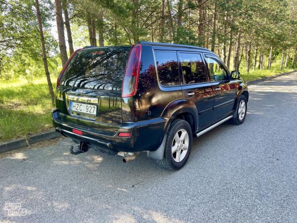 Black Nissan X-Trail 2002 in Vilnius, with an engine capacity of 2.20 L and mileage of 357 thousand km for 1750 €, photo 2 on AUTOMOTO.COM.LV