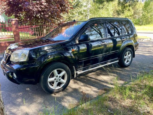 Black Nissan X-Trail 2002 in Vilnius, with an engine capacity of 2.20 L and mileage of 357 thousand km for 1750 €, photo 4 on AUTOMOTO.COM.LV