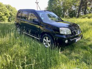 Черный Ниссан ИксТрейл 2002 в Вильнюс, объемом двигателя 2.20 л и пробегом 357 тыс. км за 1500 €, фото 4 на AUTOMOTO.COM.LV