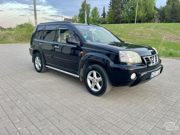 Black Nissan X-Trail 2002 in Vilnius, with an engine capacity of 2.20 L and mileage of 357 thousand km for 1600 €, photo 3 on AUTOMOTO.COM.LV