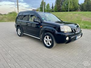 Black Nissan X-Trail 2002 in Vilnius, with an engine capacity of 2.20 L and mileage of 357 thousand km for 1600 €, photo 4 on AUTOMOTO.COM.LV