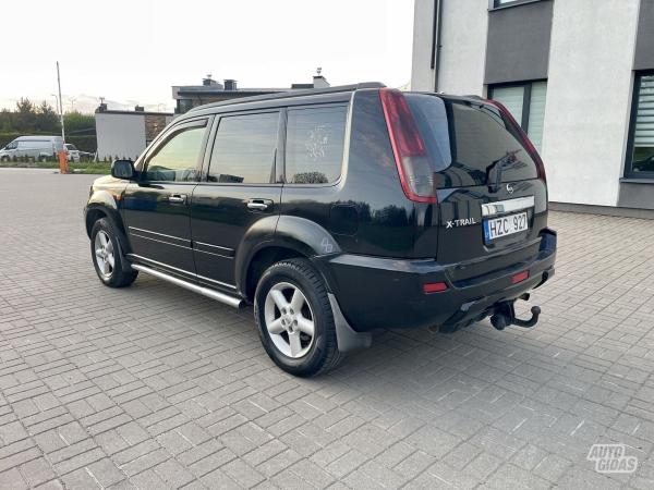 Black Nissan X-Trail 2002 in Vilnius, with an engine capacity of 2.20 L and mileage of 357 thousand km for 1600 €, photo 4 on AUTOMOTO.COM.LV