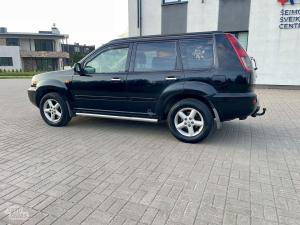 Black Nissan X-Trail 2002 in Vilnius, with an engine capacity of 2.20 L and mileage of 357 thousand km for 1600 €, photo 6 on AUTOMOTO.COM.LV