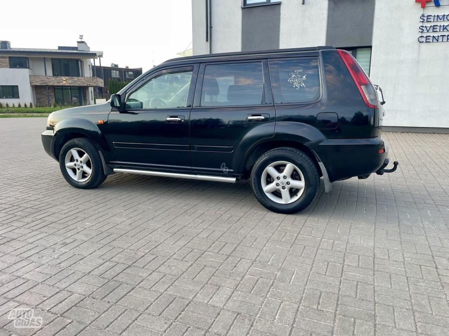 Black Nissan X-Trail 2002 in Vilnius, with an engine capacity of 2.20 L and mileage of 357 thousand km for 1600 €, photo 6 on AUTOMOTO.COM.LV