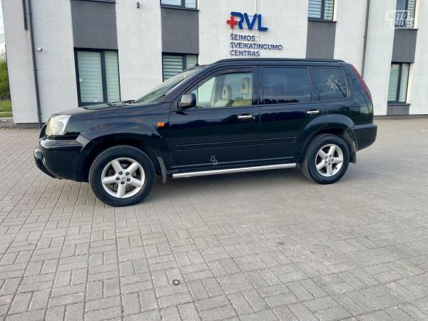 Black Nissan X-Trail 2002 in Vilnius, with an engine capacity of 2.20 L and mileage of 357 thousand km for 1600 €, photo 6 on AUTOMOTO.COM.LV