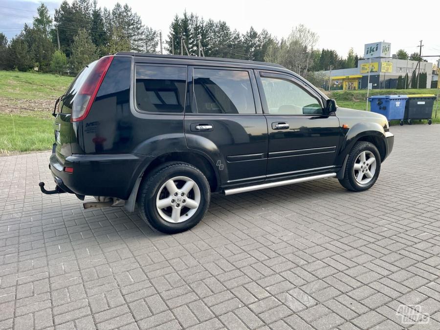 Black Nissan X-Trail 2002 in Vilnius, with an engine capacity of 2.20 L and mileage of 357 thousand km for 1600 €, photo 8 on AUTOMOTO.COM.LV