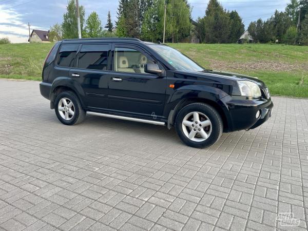 Black Nissan X-Trail 2002 in Vilnius, with an engine capacity of 2.20 L and mileage of 357 thousand km for 1600 €, photo 8 on AUTOMOTO.COM.LV